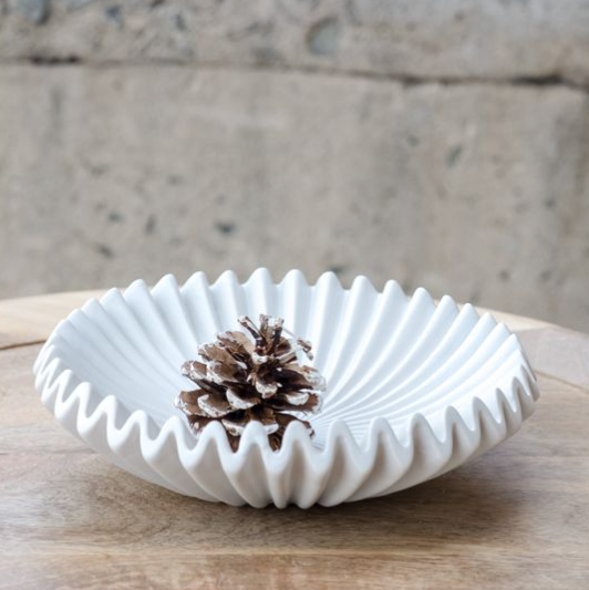 Matte White Ruffle Dish – Pine + Ivy